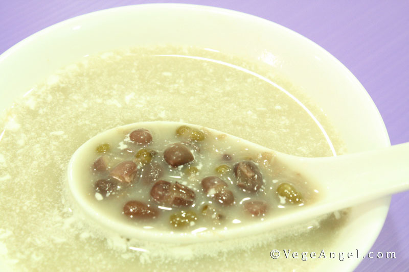 Vegetarian Recipe: Snowy Red and Mung Bean Soup | Vege Angel