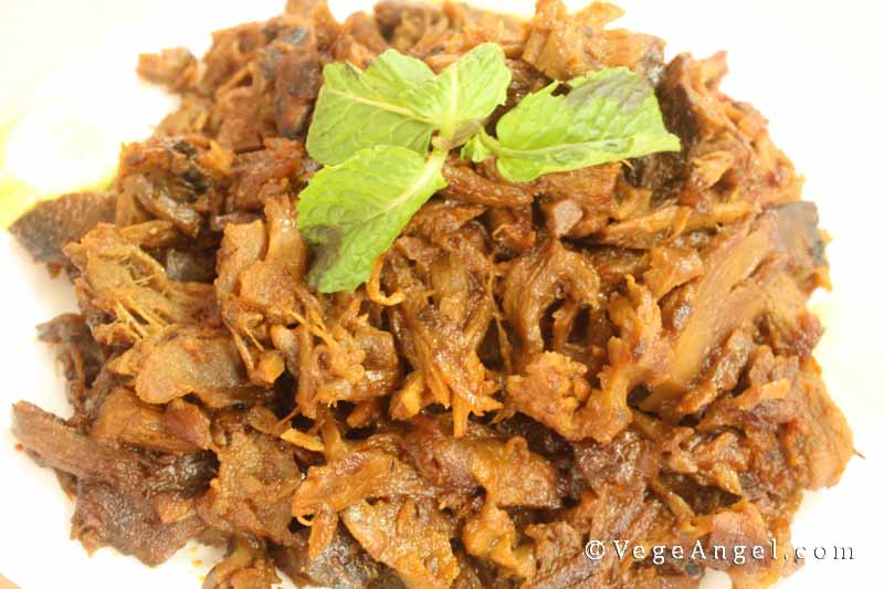 Vegetarian Recipe: Spicy Crushed Shiitake Stems | Vege Angel