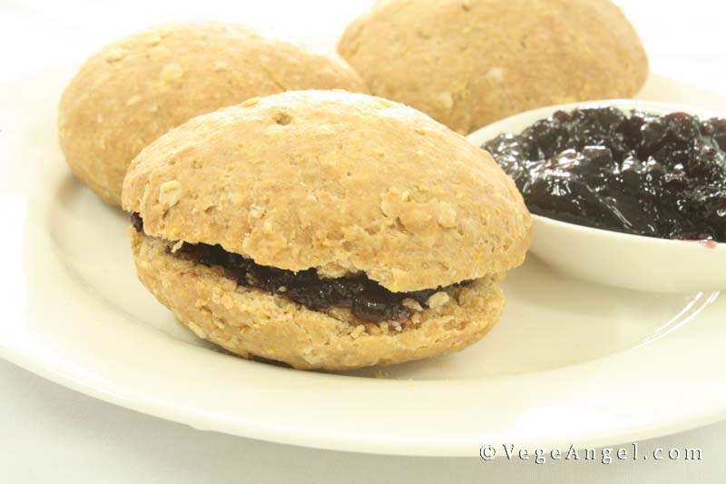 Vegetarian Recipe: Cornmeal Bun Served with Blueberry Jam | VegeAngel
