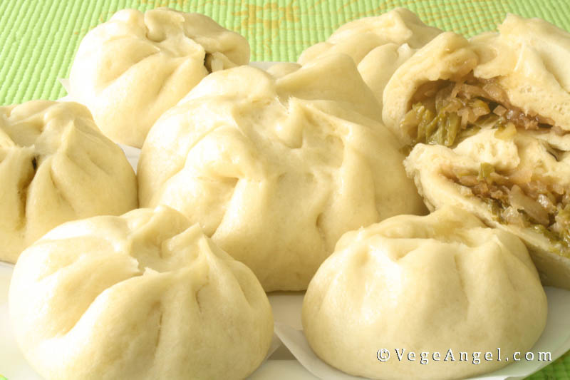 Vegetarian Recipe: Steamed Vegetable Buns | Vege Angel