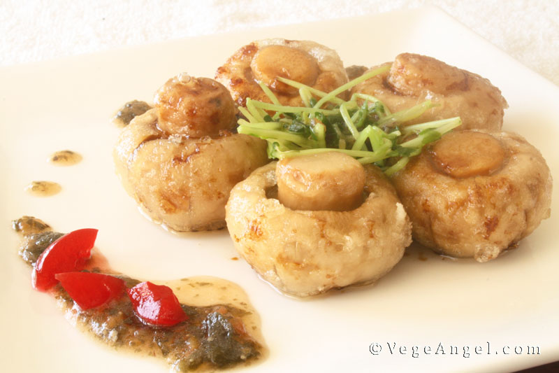 Vegetarian Recipe: Crispy Button Mushrooms with Pea Sprouts | VegeAngel