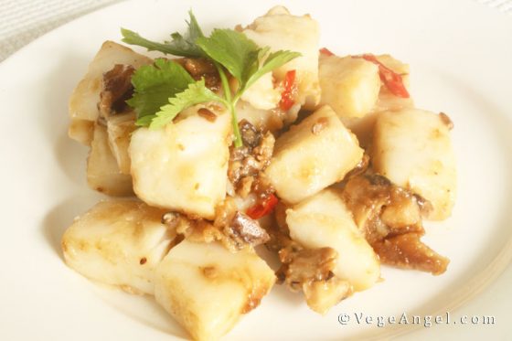 Vegetarian Recipe: Stir-Fried Mini Rice Flour Cakes | Vege Angel