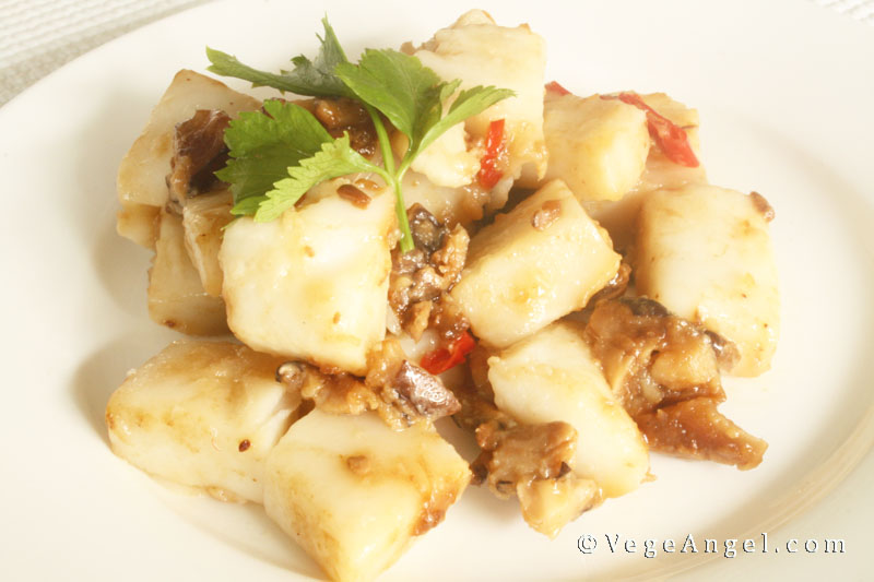 Vegetarian Recipe: Stir-Fried Mini Rice Flour Cakes | Vege Angel