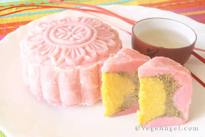 Vegetarian Recipe: Black Sesame and Pumpkin Crystal Mooncake | Vege Angel