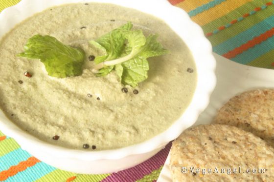 Vegan Recipe: Coconut Mint Chutney | Vege Angel
